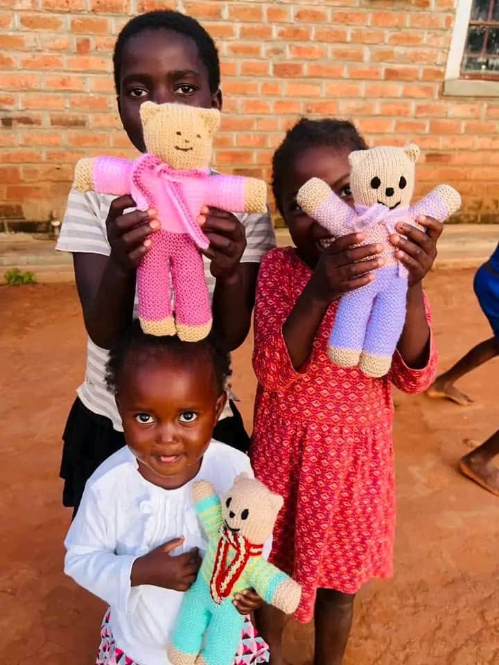 Once-abandoned 23-year-old woman rescuing, fostering vulnerable ...