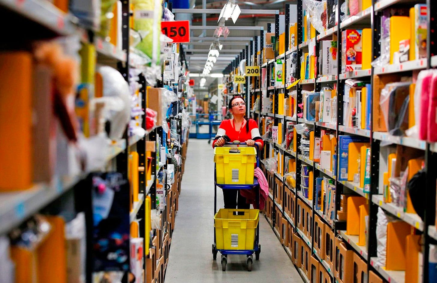 The Logistics of Amazon: Đằng sau hệ thống bán lẻ trực tuyến nghìn tỷ đô