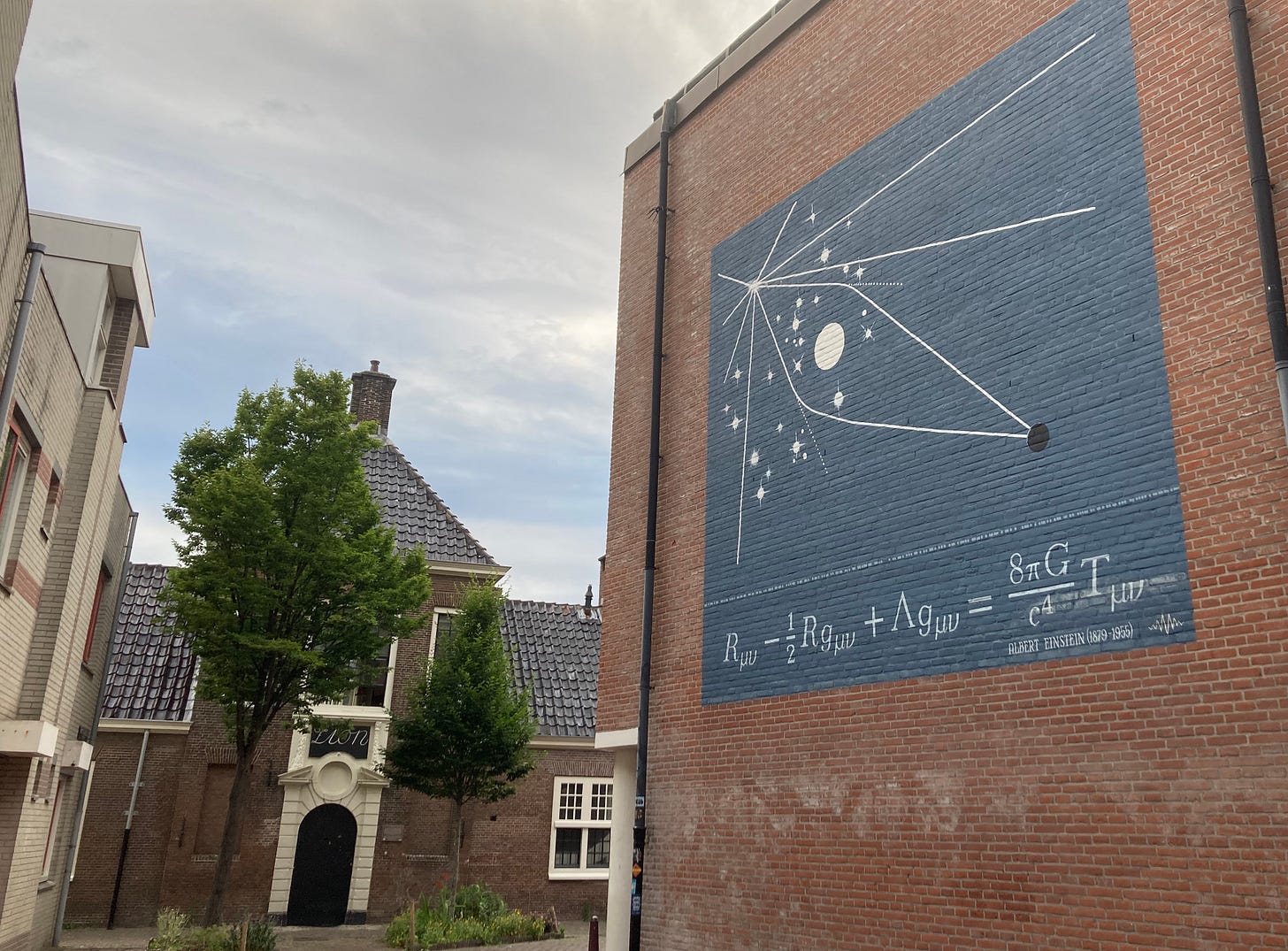 Science murals in Leiden - by Eva Amsen - Mixture