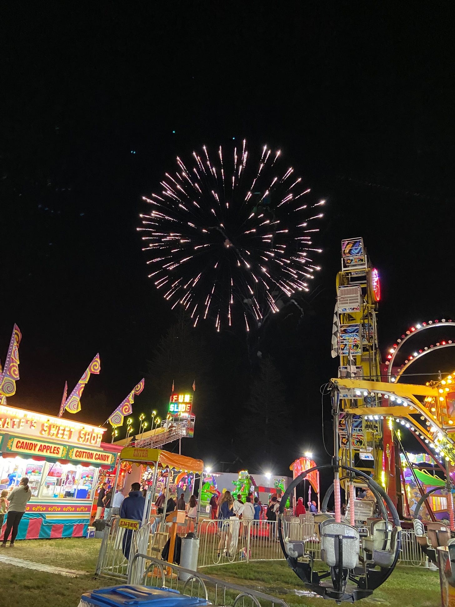 2022 Norwich Fair Fireworks display short video and photos for you to enjoy