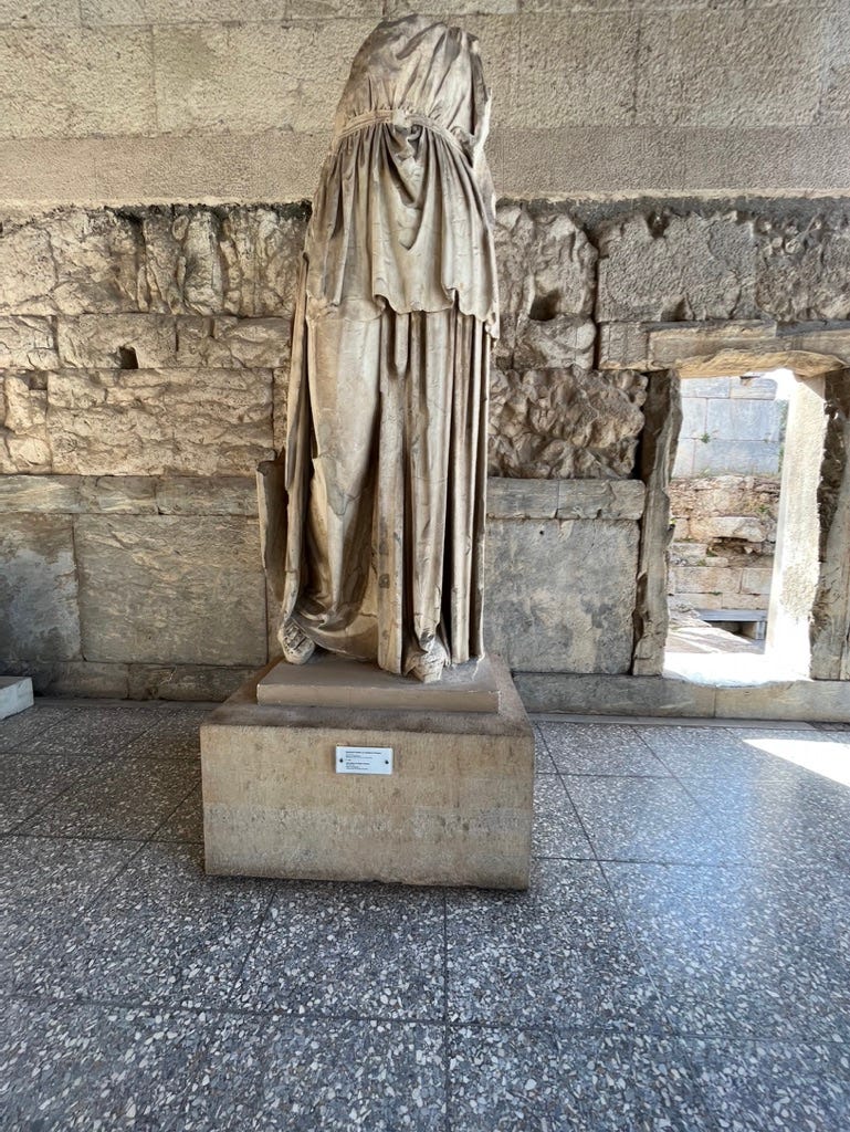 Invisible Women: the Greek edition