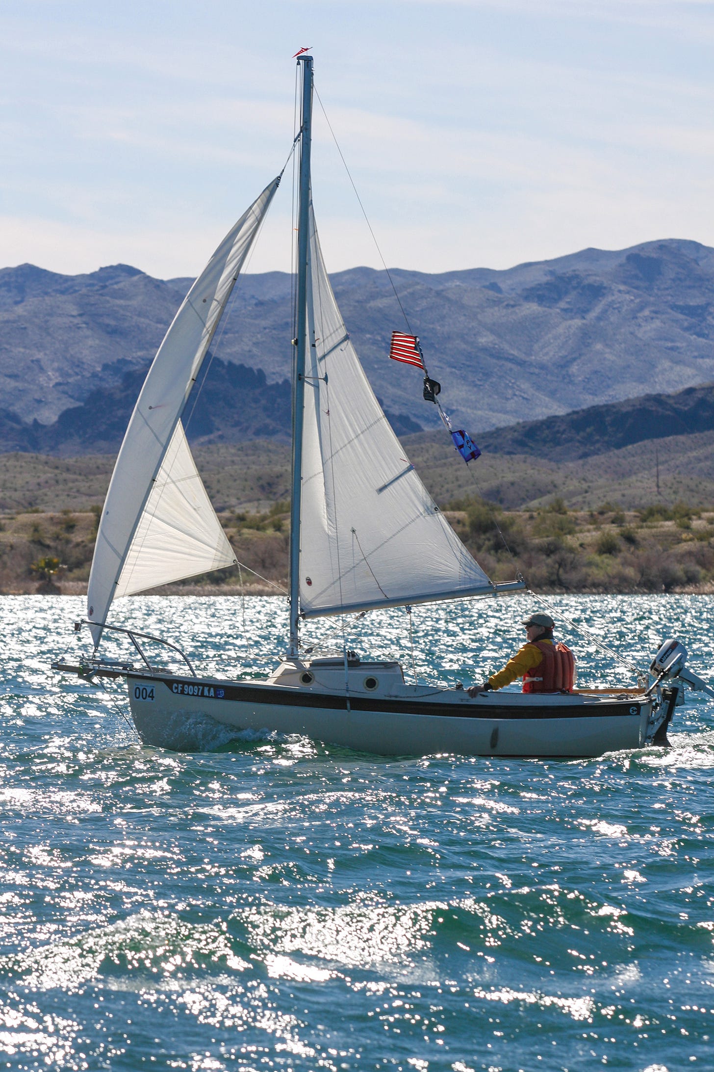 Com-Pac 16 vs MacGregor 26X (and M) - Small Craft Advisor