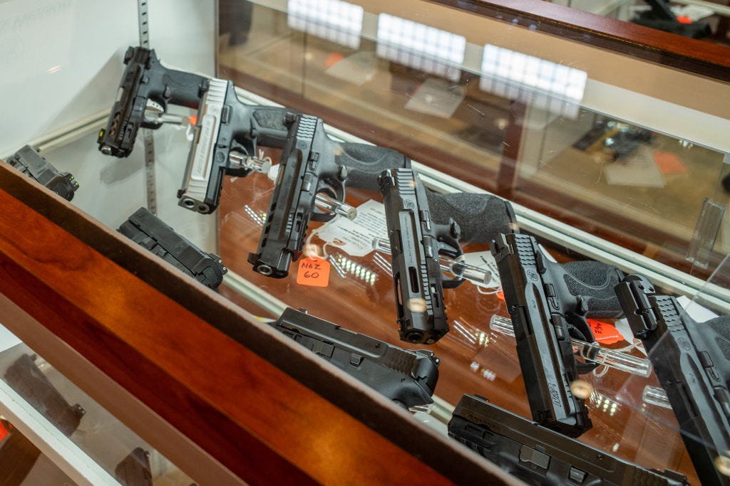 Buy your guns with cash, firearms stores adding ATMs