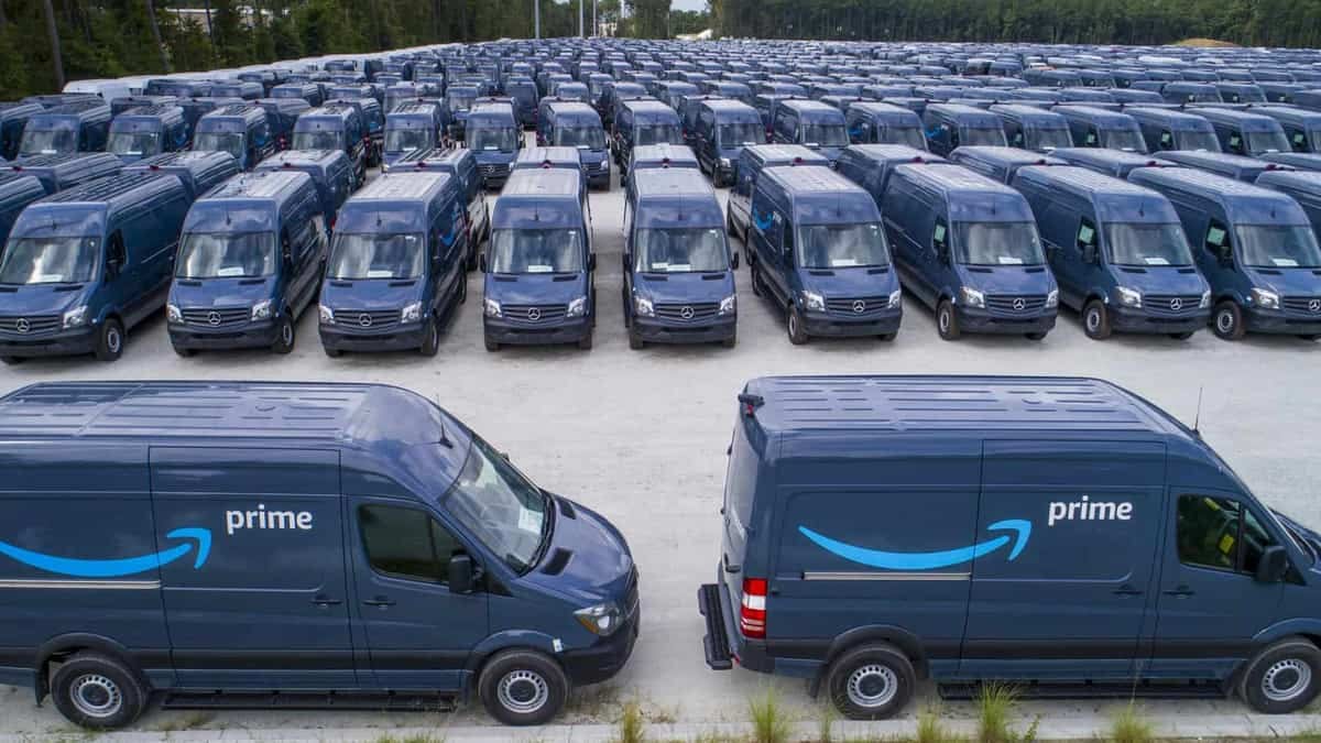 The Logistics of Amazon: Đằng sau hệ thống bán lẻ trực tuyến nghìn tỷ đô