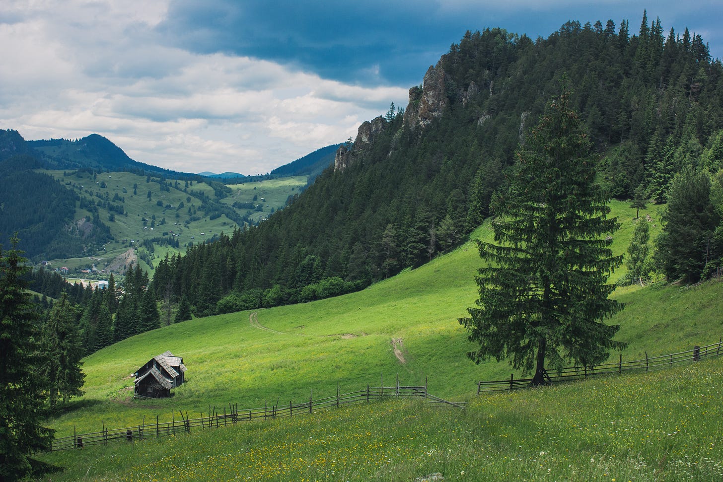 Trasee de munte în apropiere de Iași - by Ioan Stoleru