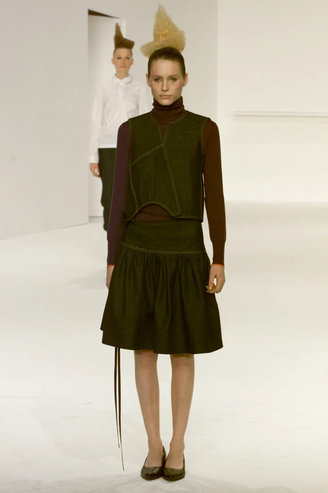 FASHION HISTORY: HUSSEIN CHALAYAN 2000