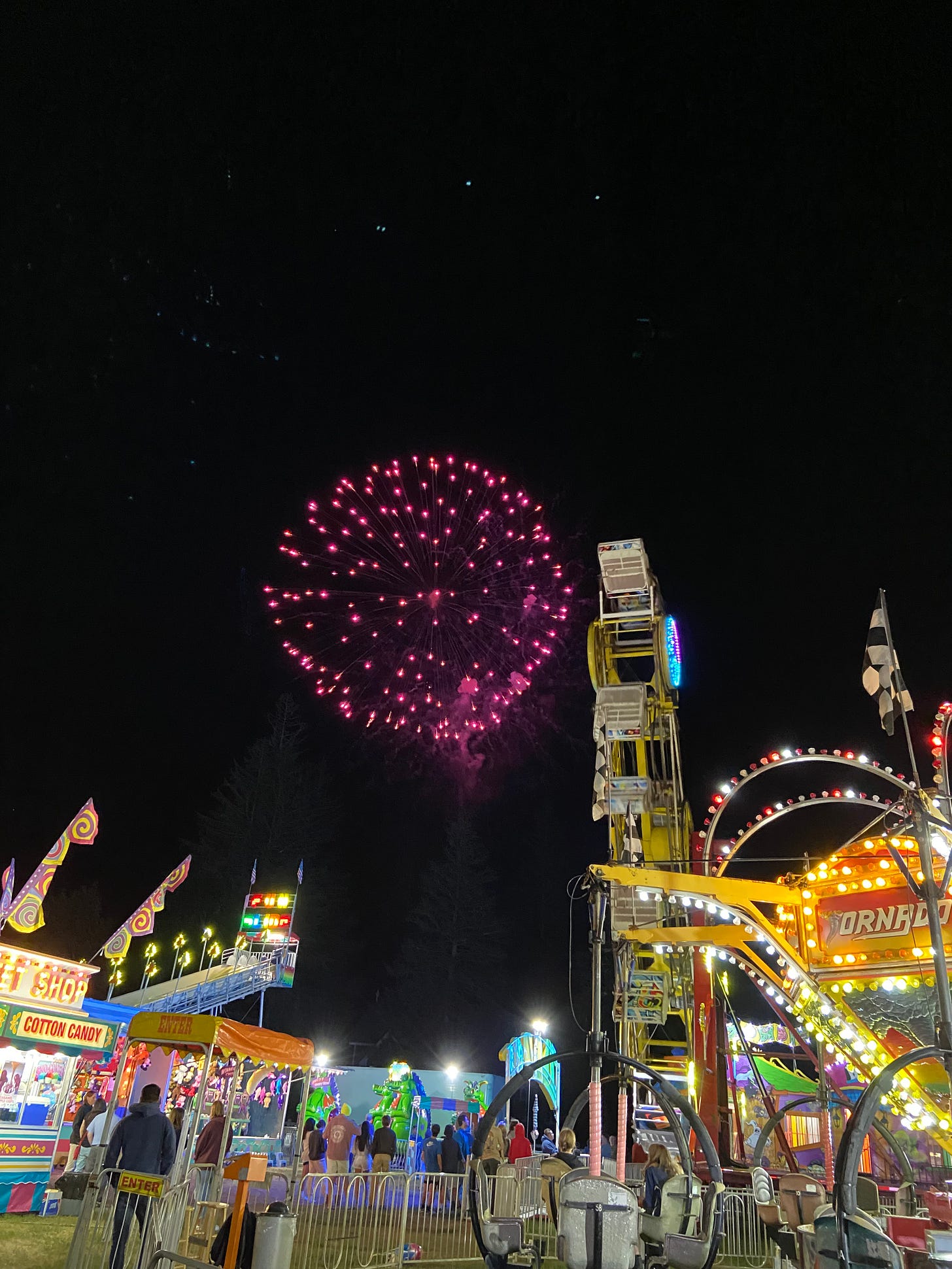 2022 Norwich Fair Fireworks display short video and photos for you to enjoy