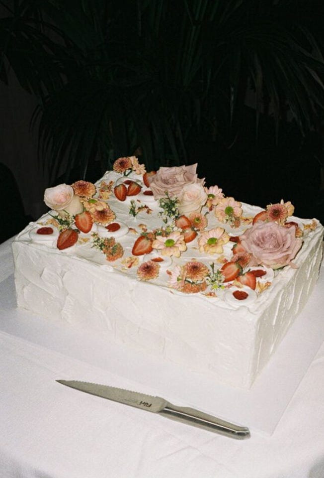 Single Layer Cake~ AKA "The Love layer" - OR ELOPE