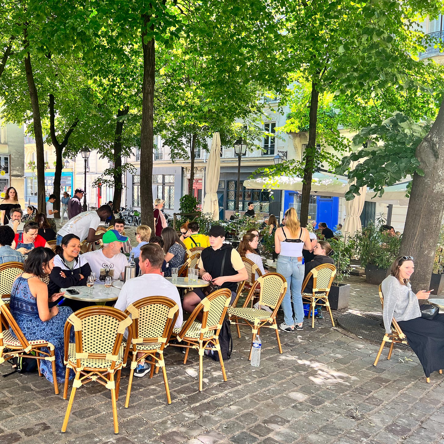 Where to eat outside in Paris - by Meg Zimbeck