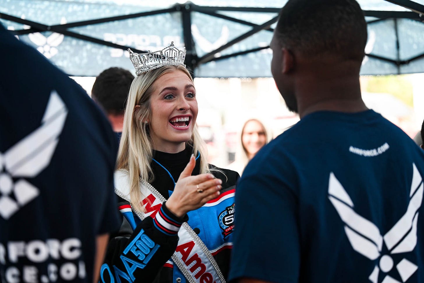 Bracing Views – Making Sense of a Vexing and Perplexing World