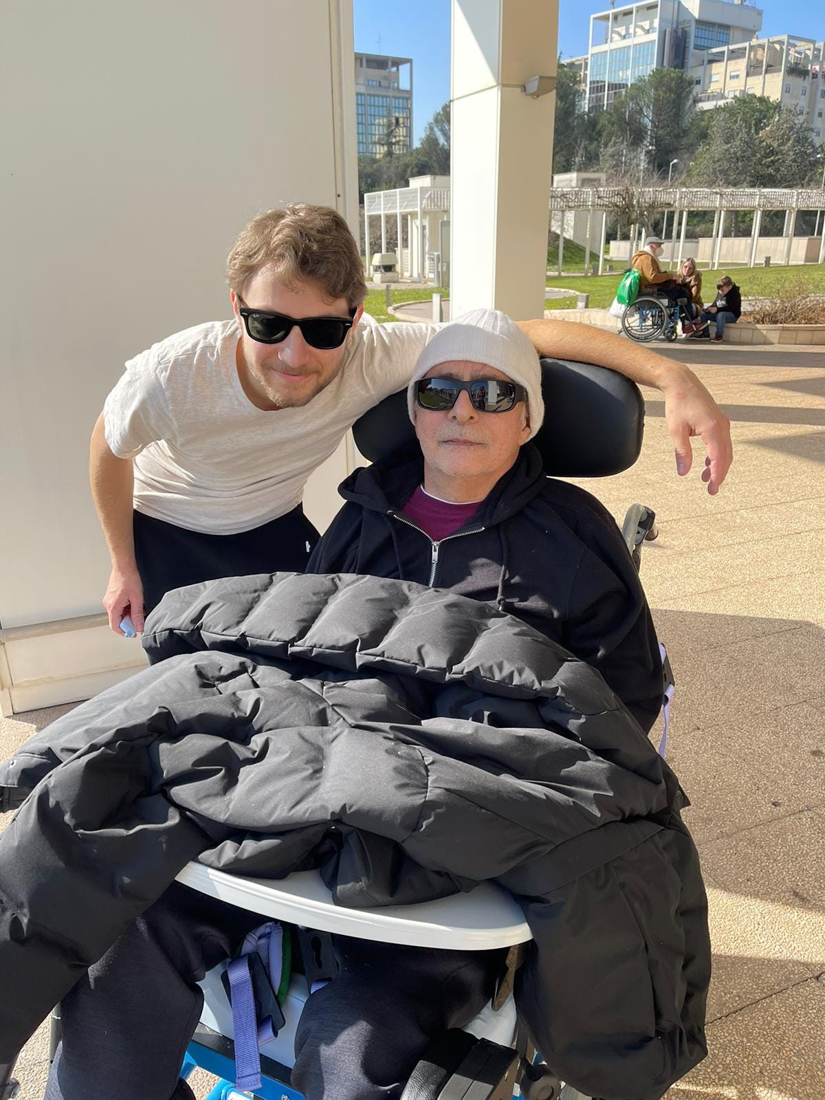 I'M COMING HOME! (A PHOTO-SERIES) - by Hanif Kureishi