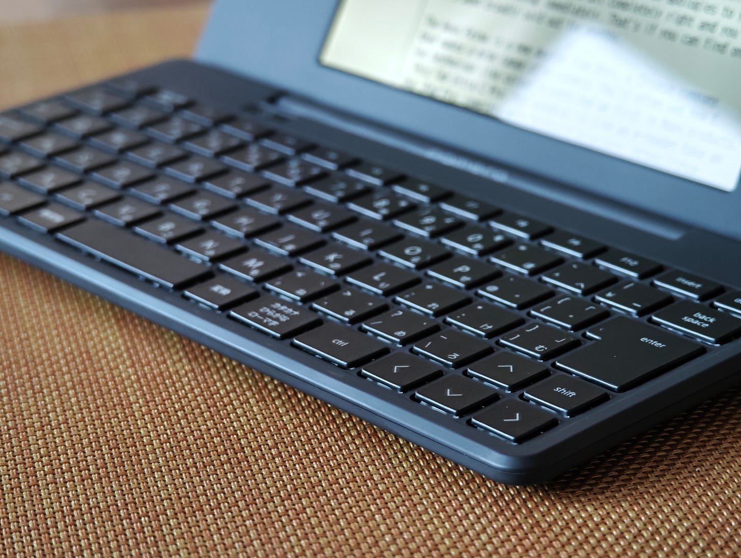 The Pomera DM250 is great for writing when you know what you want to write