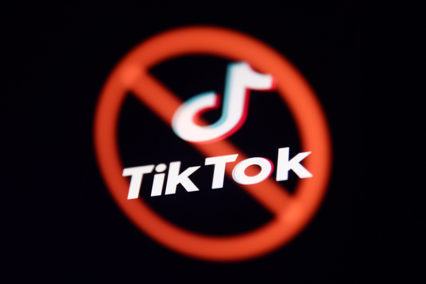 A Breakdown of the Bizarre Factions Fighting Over the TikTok Ban Bill