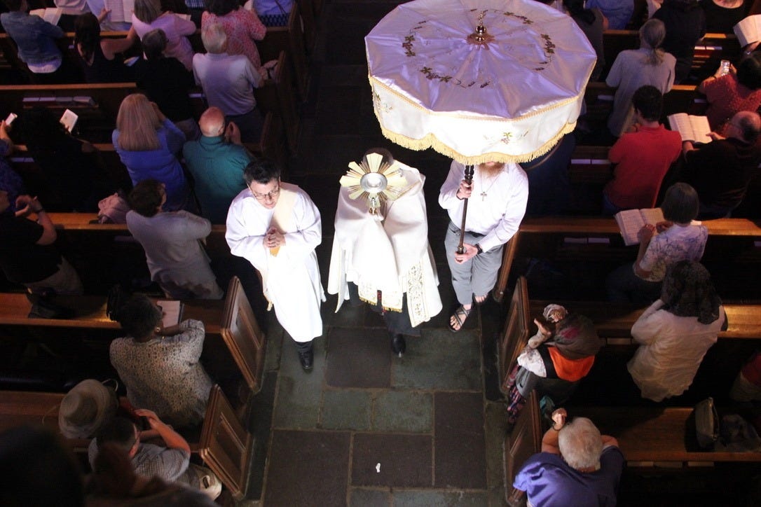 ‘Getting to know Jesus’: Eucharistic pilgrims share life on the road