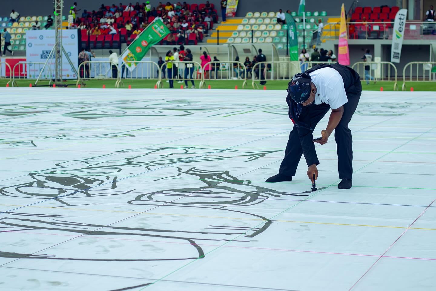 Nigerian visual artist completes record-breaking painting for the ...