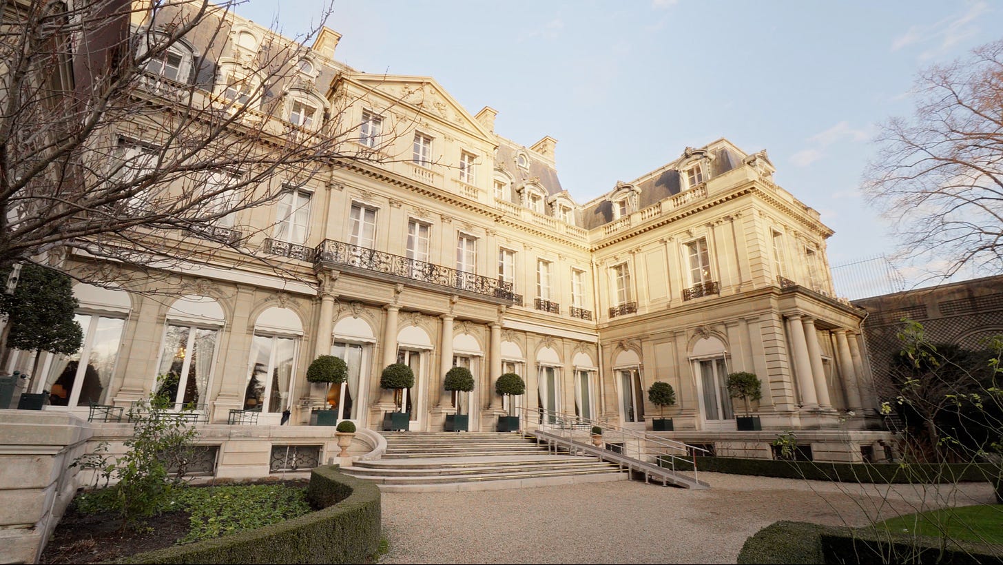 We filmed the US Ambassador's farewell to her Paris residence: Here's ...
