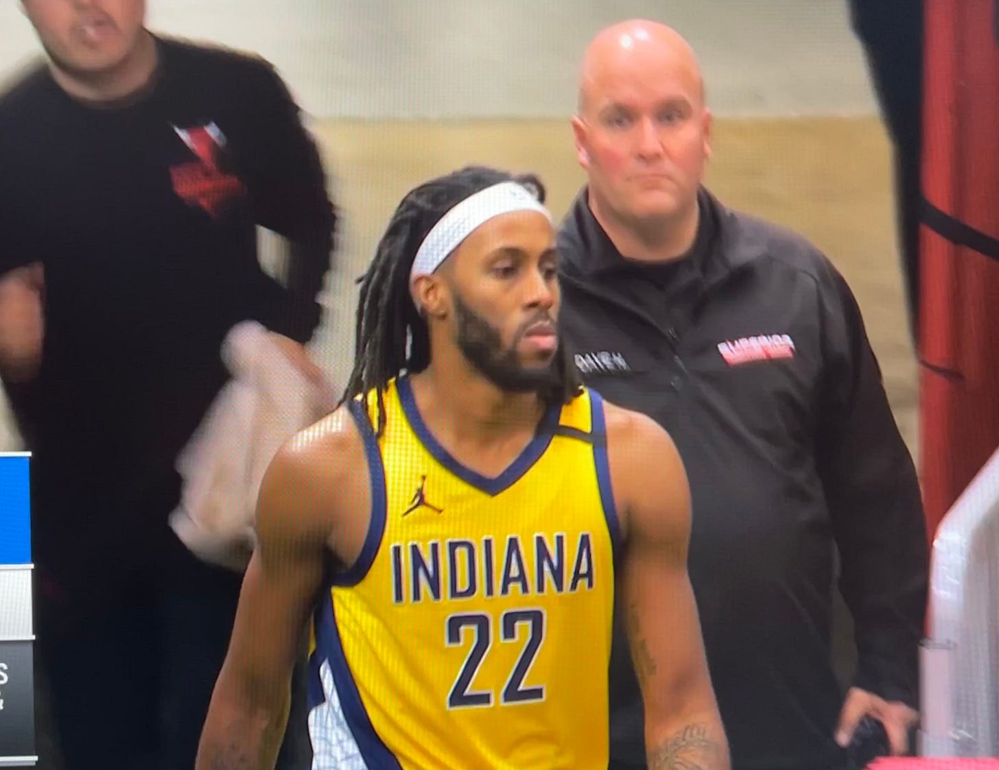 Indiana Pacers center Isaiah Jackson sustains hairline fracture to ...
