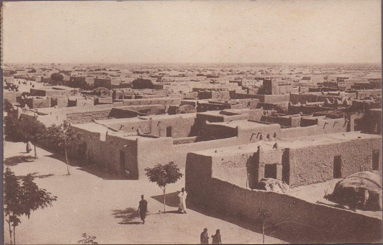 A complete history of the old city of Gao ca. 700-1898.
