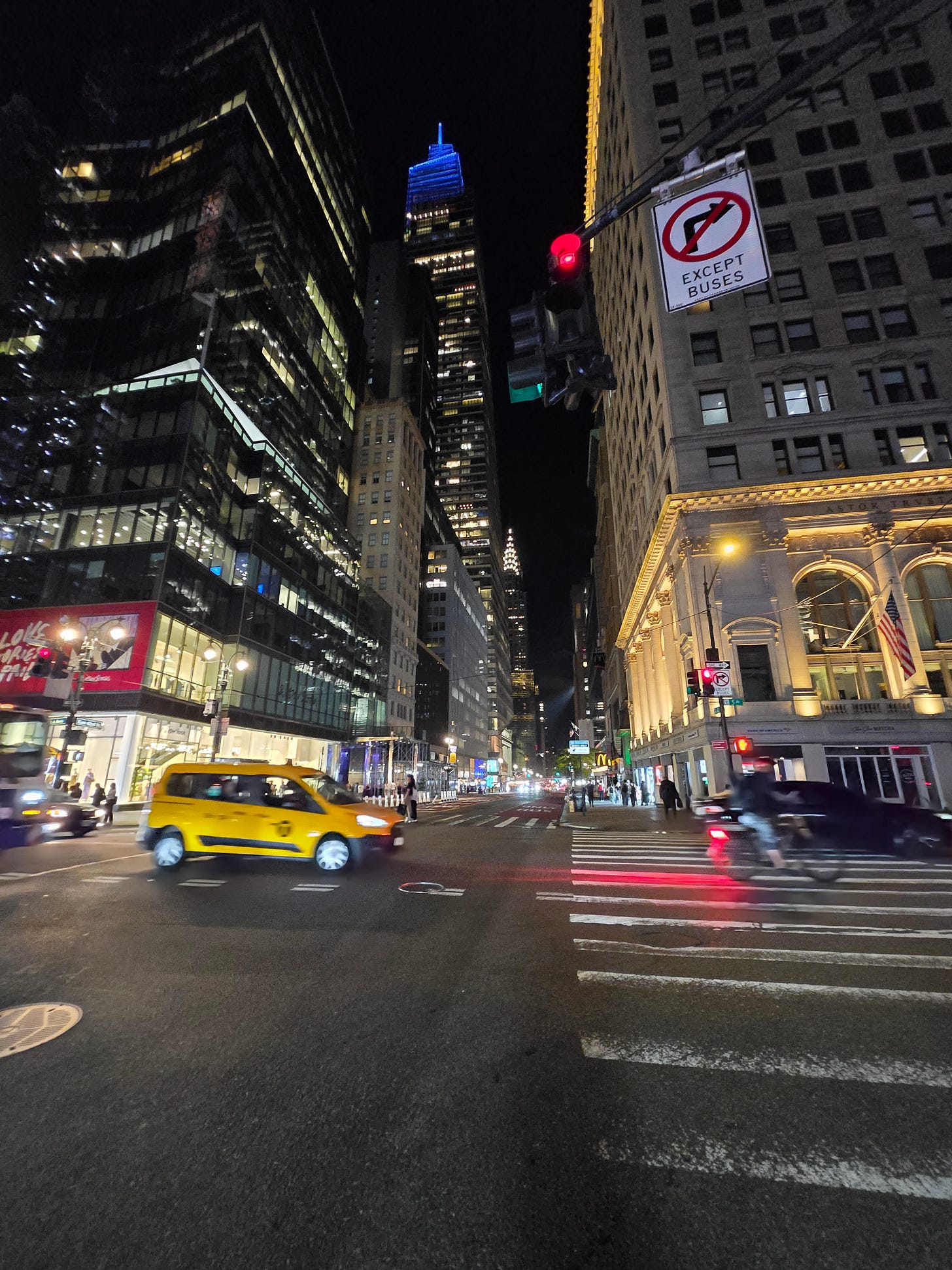 Samsung Galaxy Z Fold 6 camera test: the first nighttime photos are here