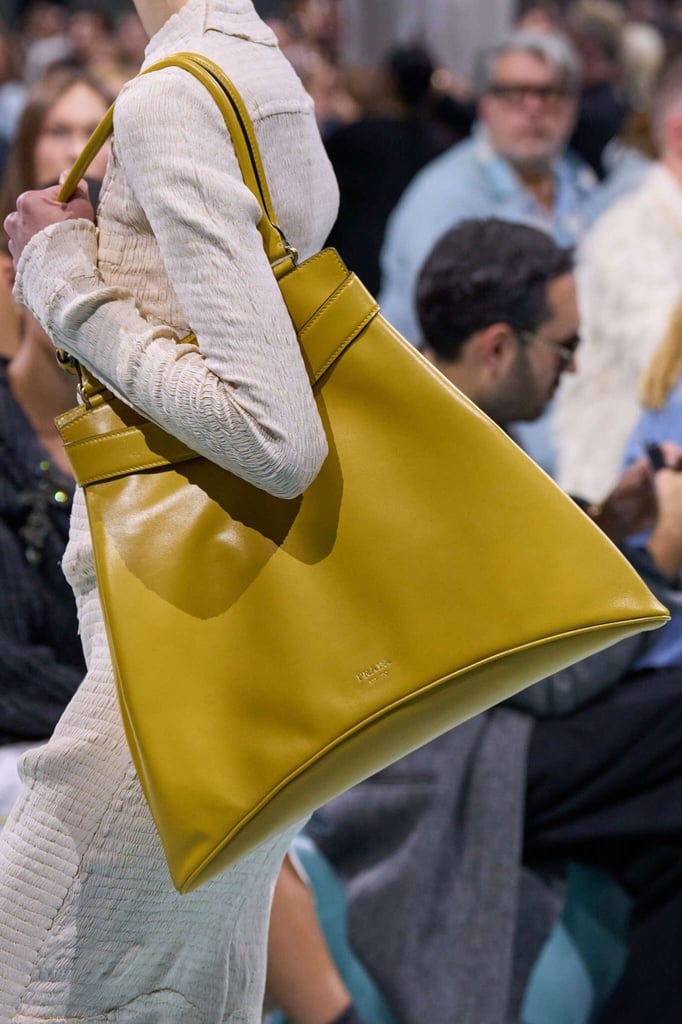 SS25 BAG TRENDS - Brunette from Wall Street
