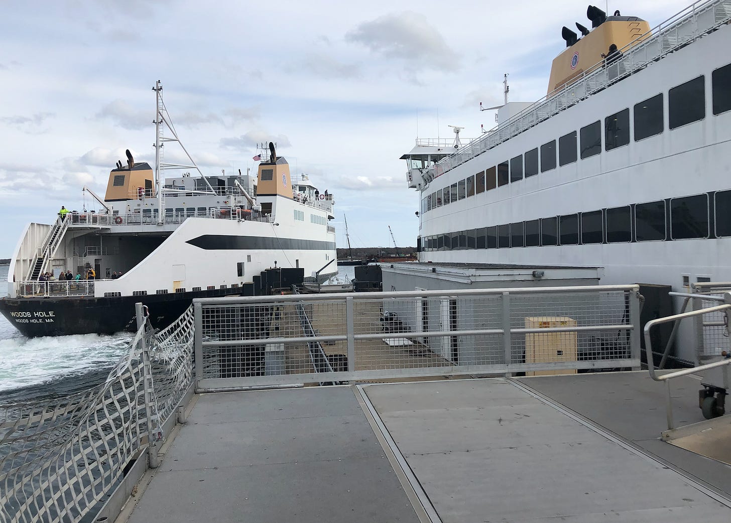 🌊 Comparison of All Ferries to Martha's Vineyard (2024)