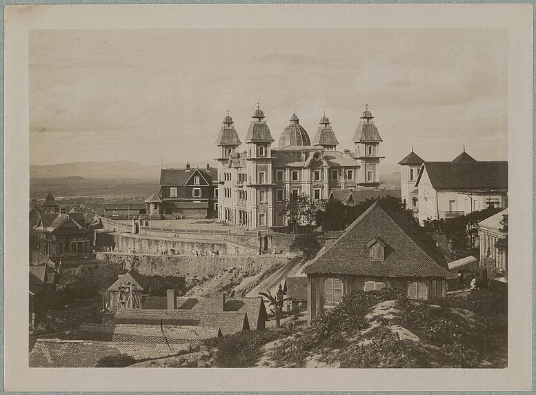 A complete history of Madagascar and the island kingdom of Merina.