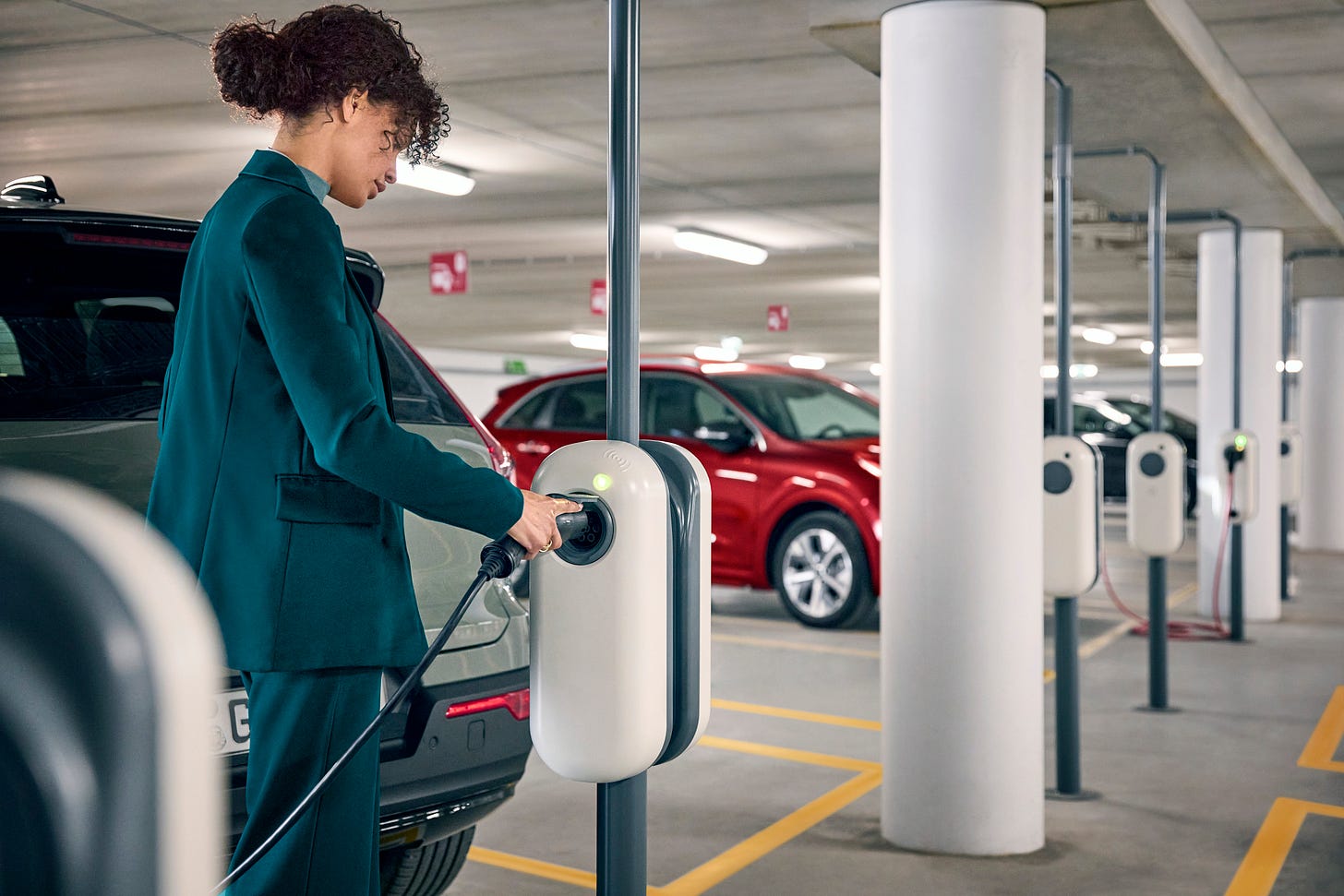 AC vs DC Electric Vehicle Charging: Key Differences Explained
