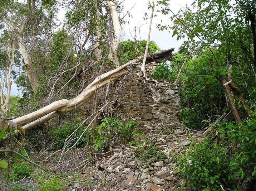 A complete history of Madagascar and the island kingdom of Merina.