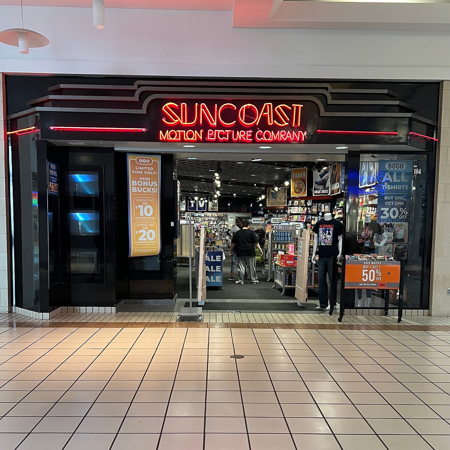 Gushing with nostalgia: Suncoast Motion Picture Company lives on in ...