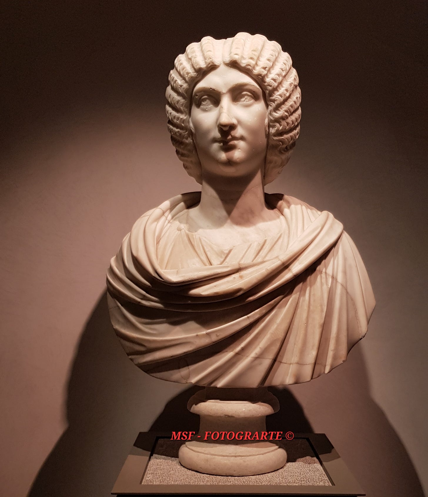 Busto de la emperatriz Julia Domna – FOTOGRARTE