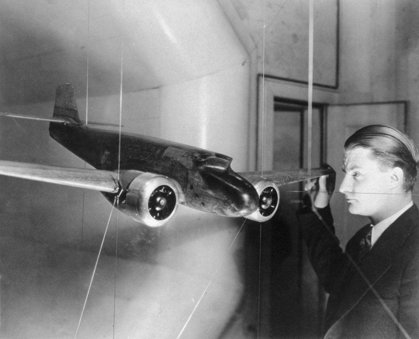 Managing Lockheed’s Skunk Works – Good Science Project