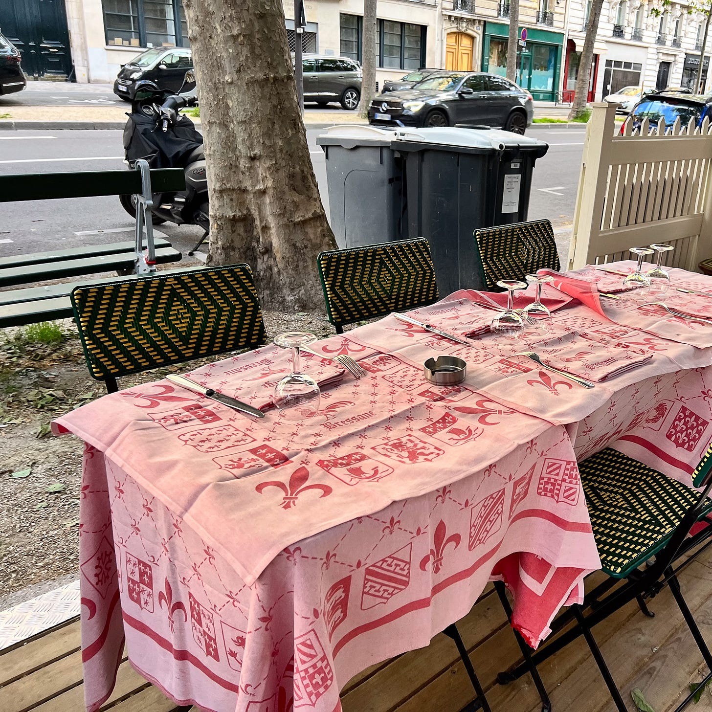 Where to eat outside in Paris - by Meg Zimbeck