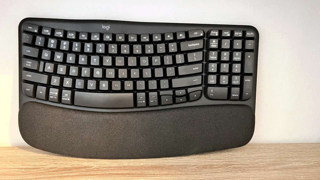 Logitech Wave Keys review: a new ergonomic champion that's a pleasure ...