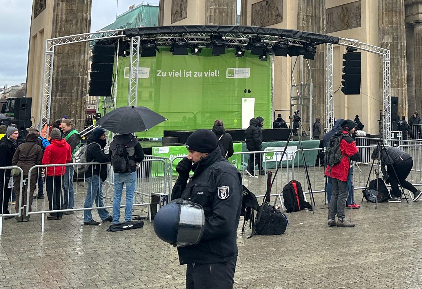 How the leaders of the Great German Farmers' Protest are committed to ...