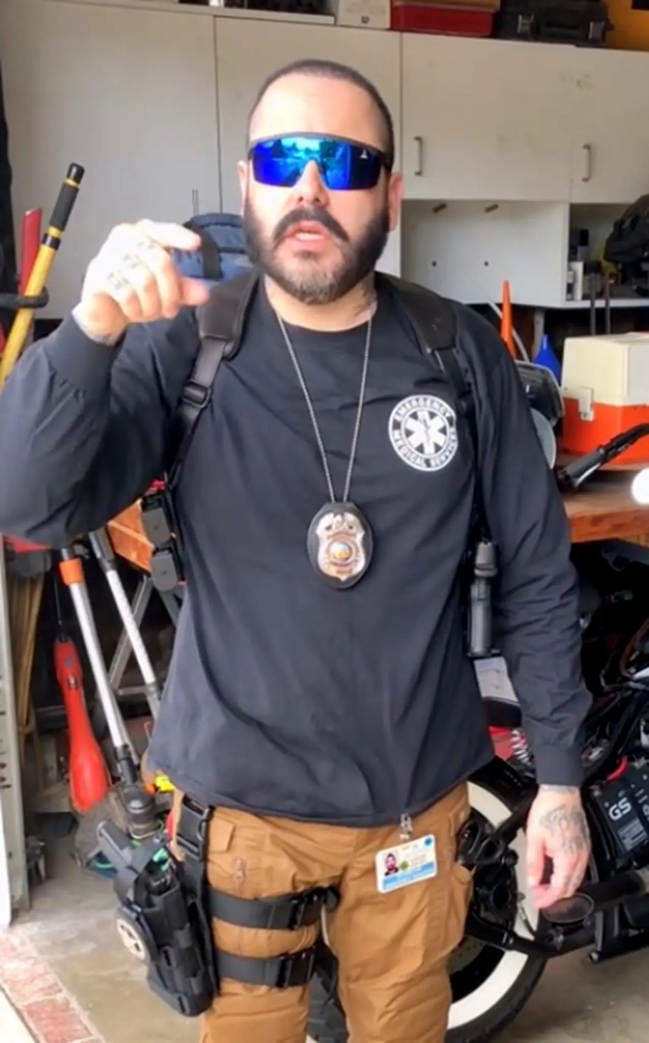 WHAT WE KNOW ABOUT THE ARMED MAN ALLEGEDLY IMPERSONATING A U.S. MARSHAL ...