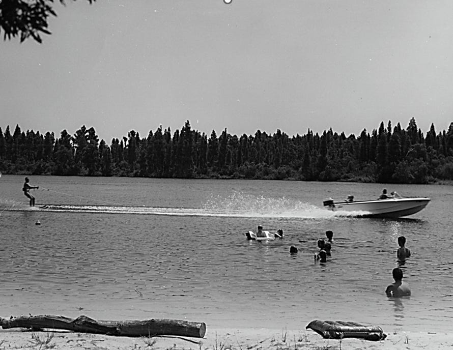 Waterskiing, a naturist history - by Olaf Danielson