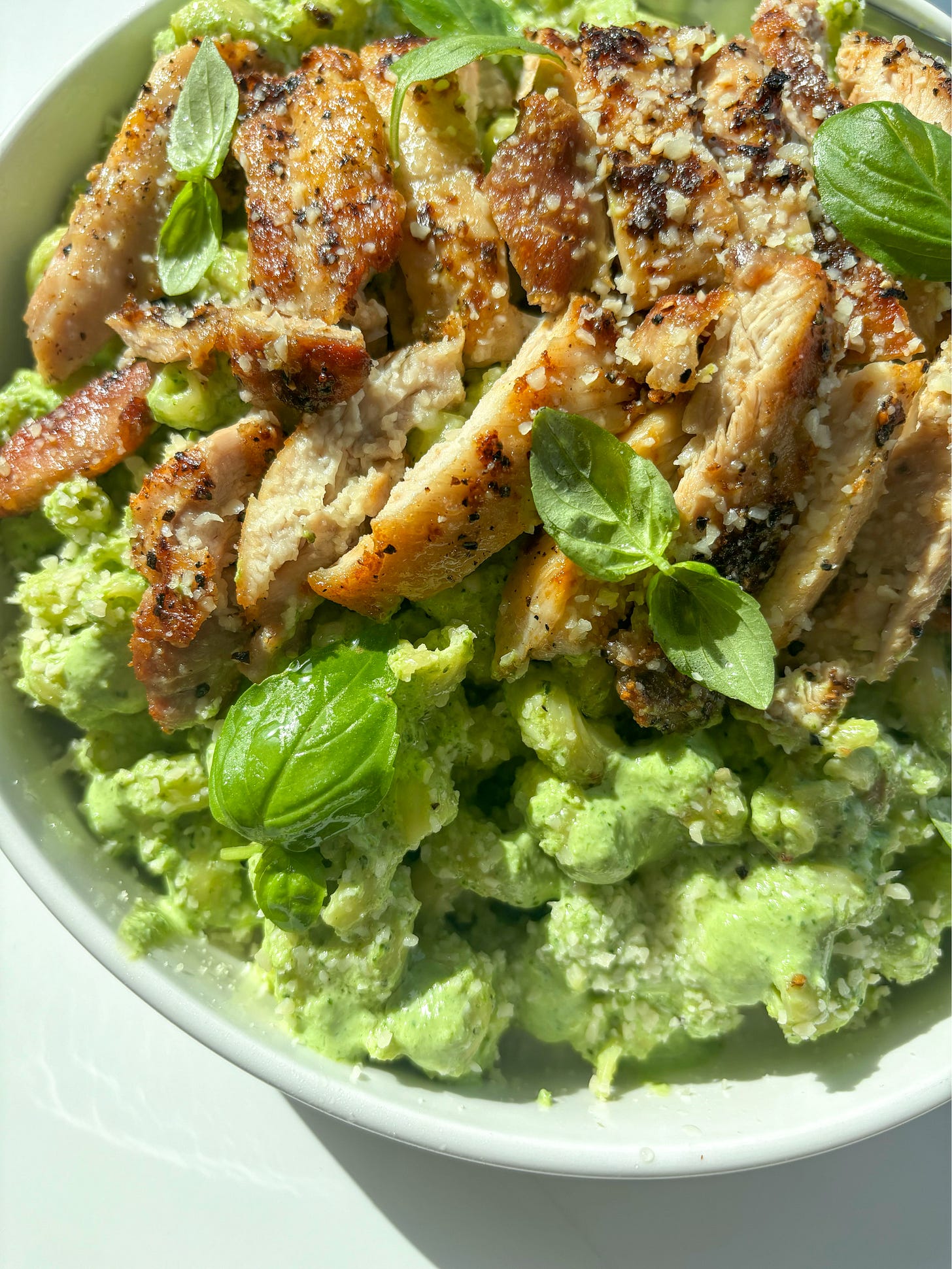 30-minute cheesy broccoli pesto pasta