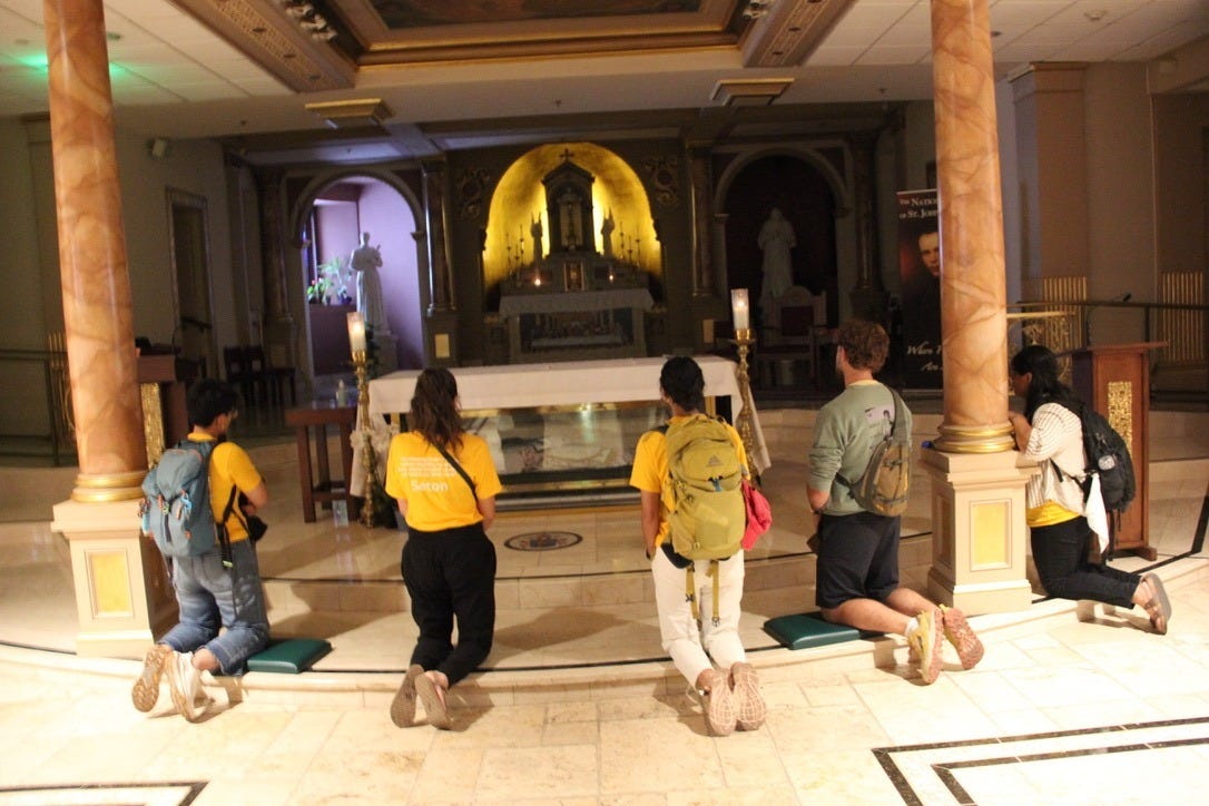 ‘Getting to know Jesus’: Eucharistic pilgrims share life on the road