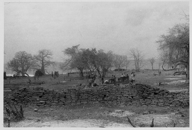 A history of the medieval coastal towns of Mozambique ca. 500-1890 CE.