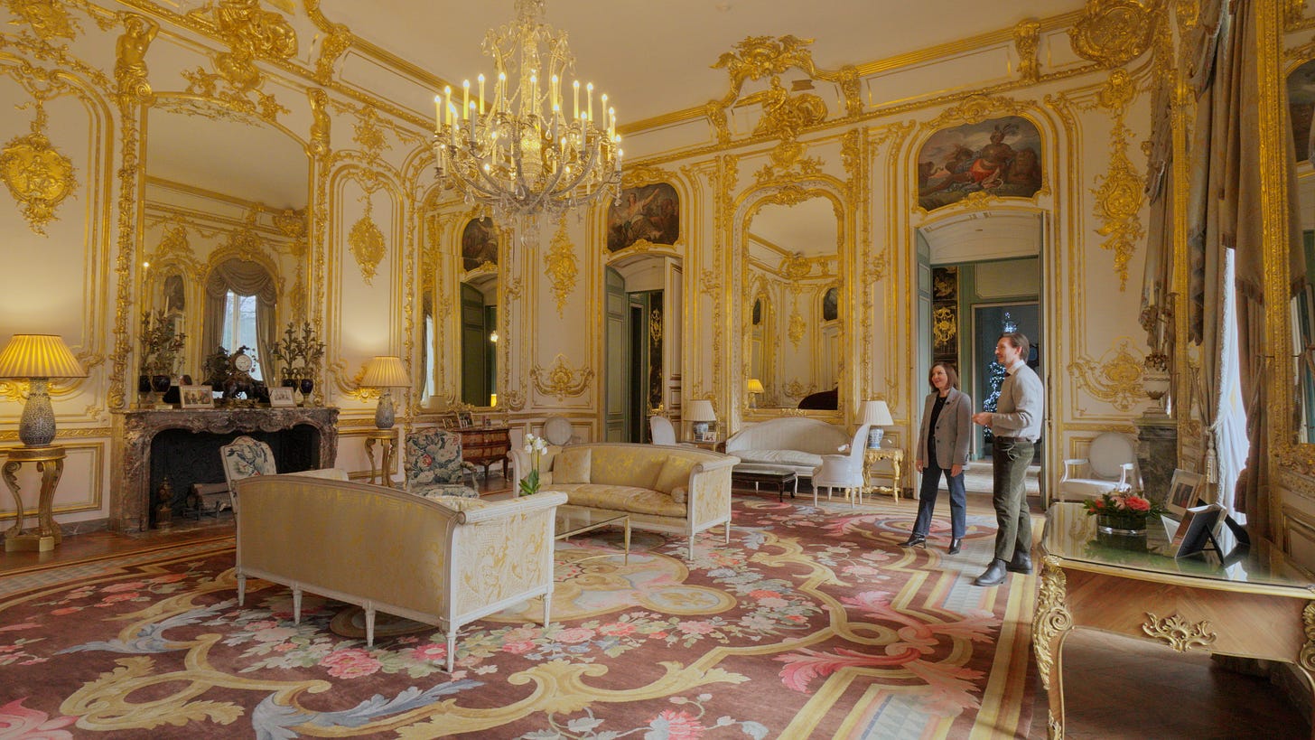 We filmed the US Ambassador's farewell to her Paris residence: Here's ...