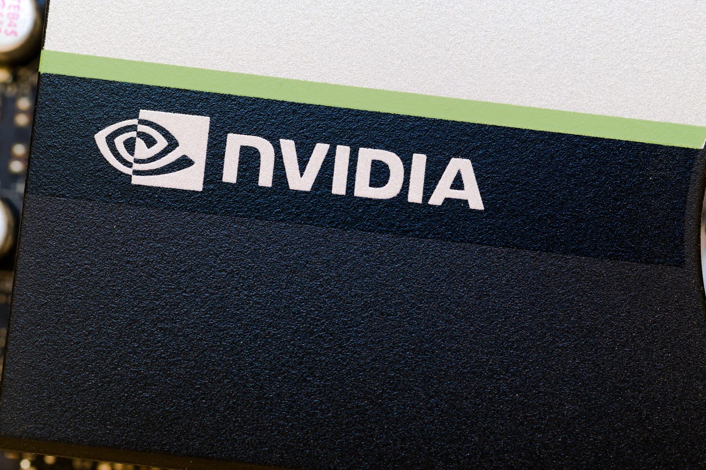 Dynamic Register Allocation on AMD's RDNA 4 GPU Architecture