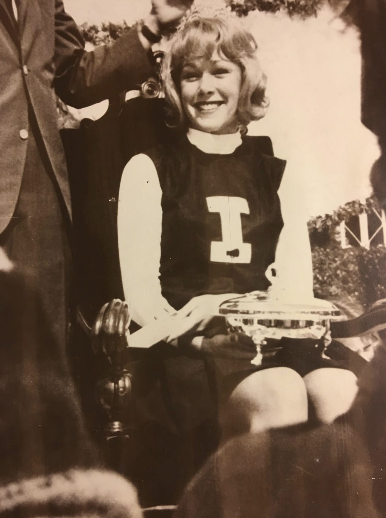 WHOOOOOOOP-DE-DOOOOOOOOOO!! - by E. Jean Carroll