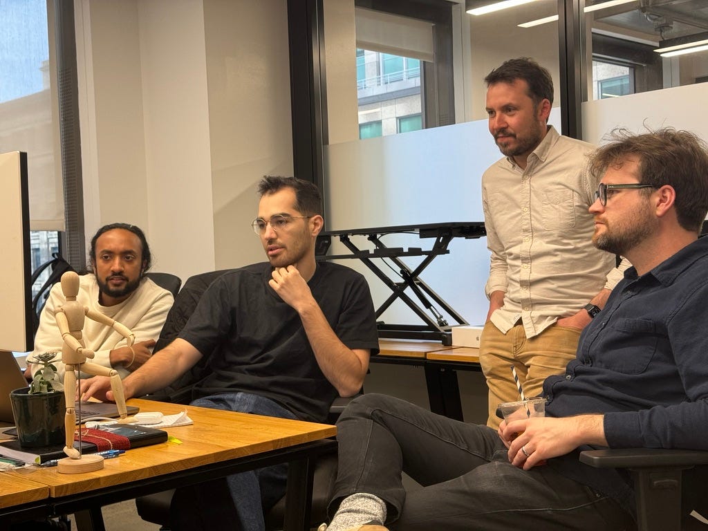 Perplexity 如何构建 AI 产品开发新模式 - 极客书房