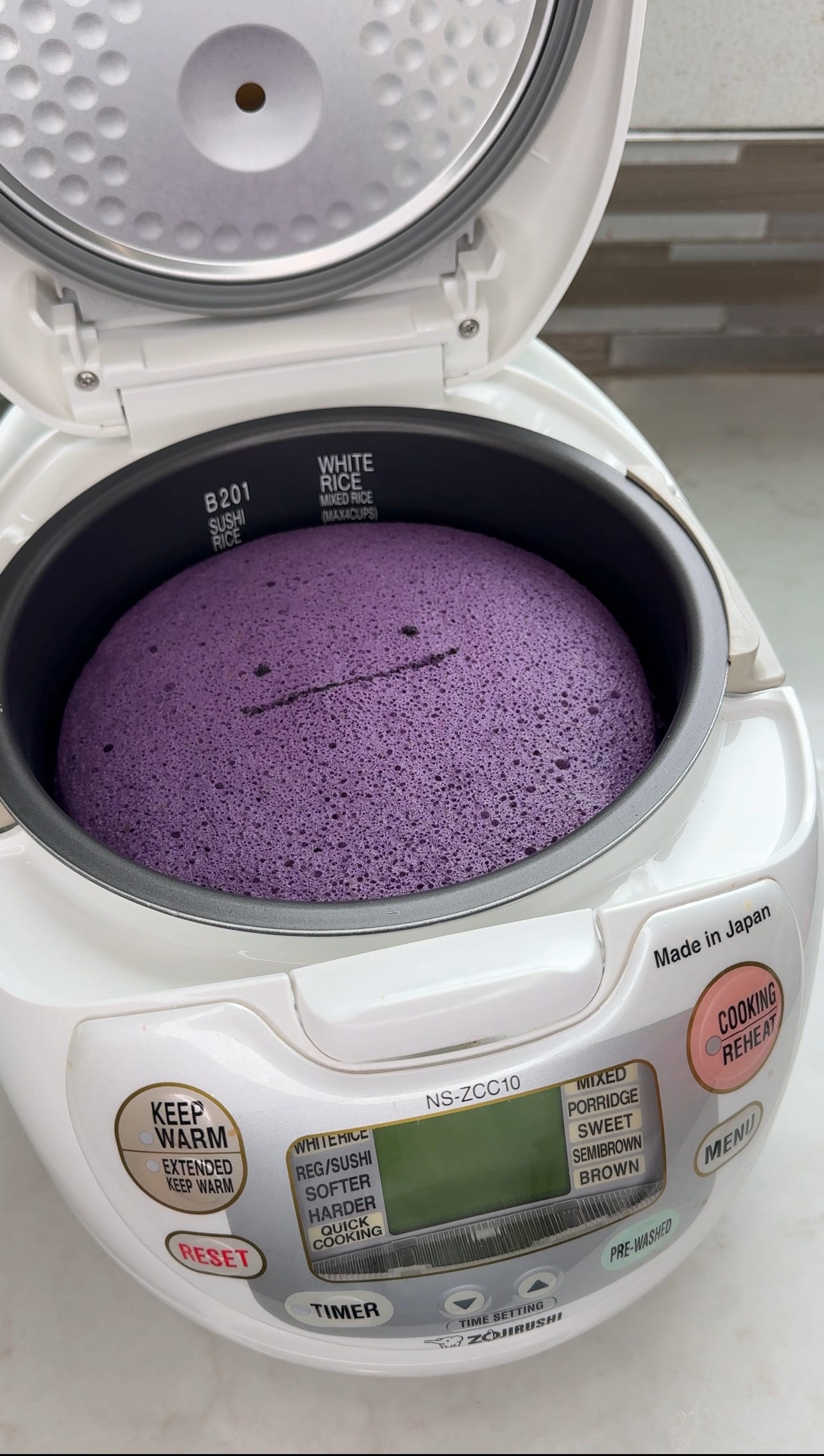 How to bake cakes using the rice cooker (Japanese cheesecake or chiffon ...