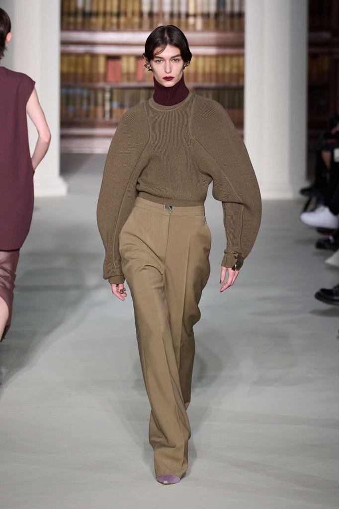 AW24/25 KNITWEAR TRENDS - Brunette from Wall Street