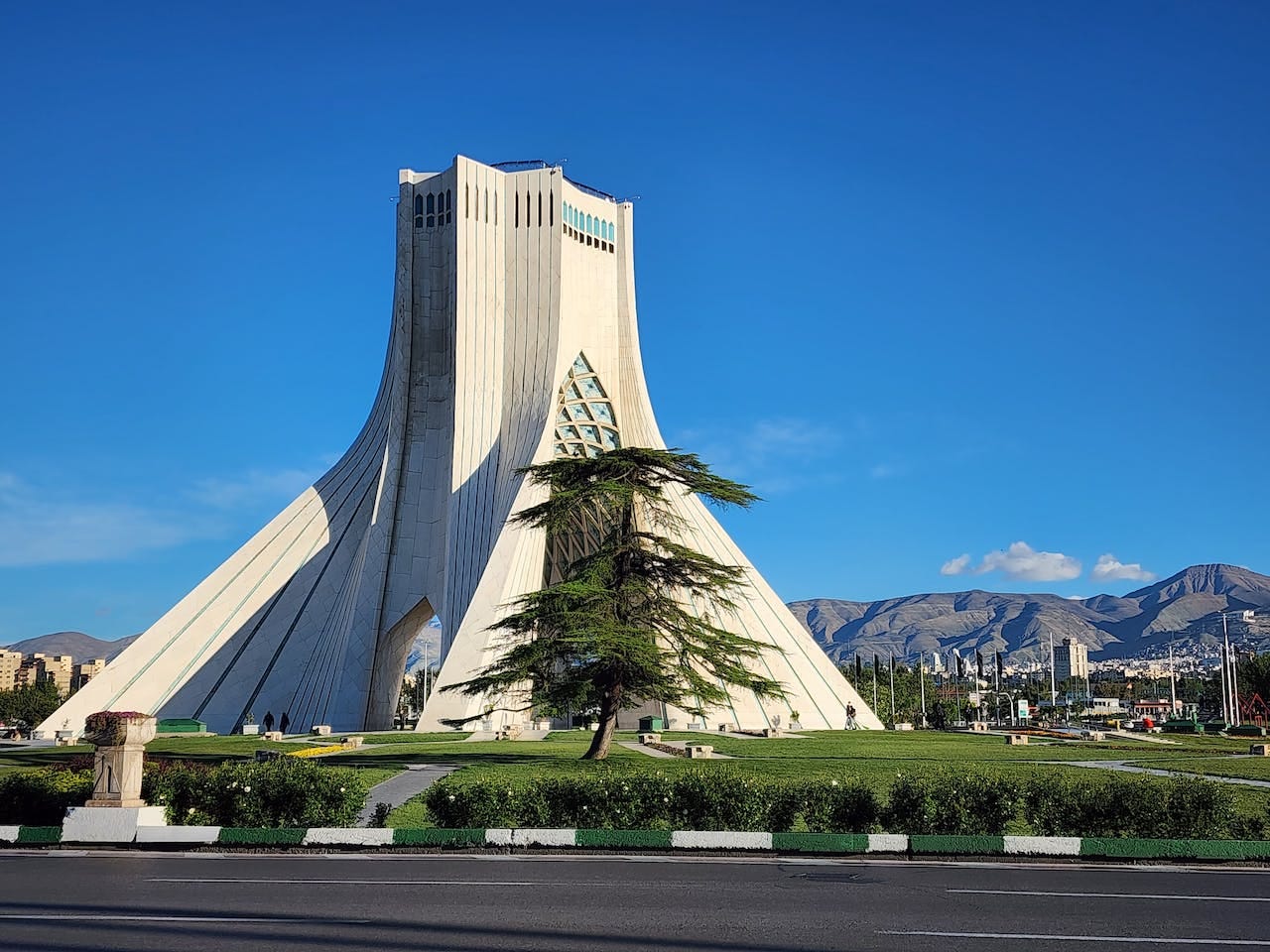 Iran's Economy in 2024: A Forecast - Tehran Bazaar