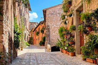 Escape to the Bookshop | Sarah Bringhurst Familia | Substack