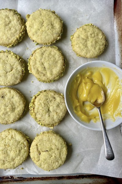 Pistachio Lemon Thins with Lemon Curd Filling