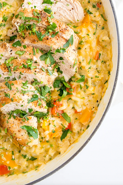 one-pot cheesy cajun chicken and rice