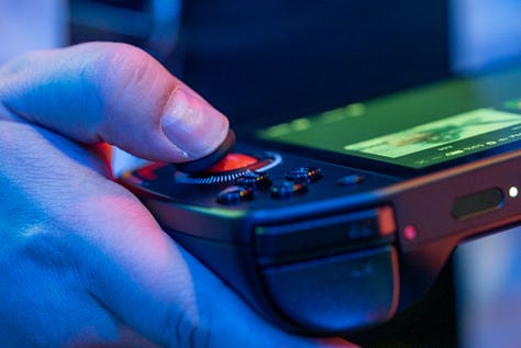 Acer Nitro Blaze 7 hands-on: a small gaming handheld that's big on power